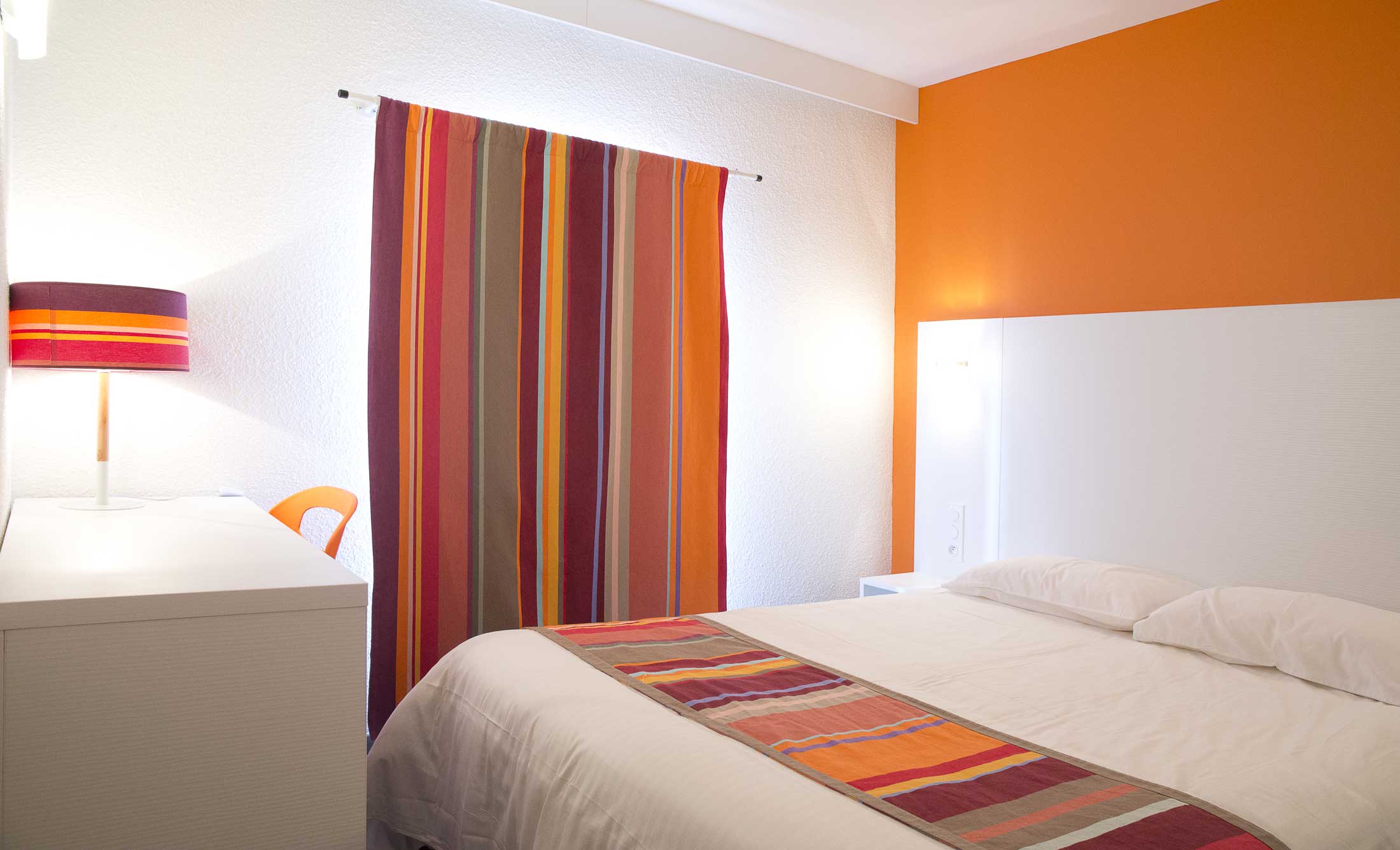 Les chambres - Chambre simple supérieure Hotel Banyuls dels aspres ...